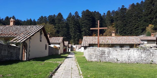 A pilgrimage to the “small cells” of St. Romuald