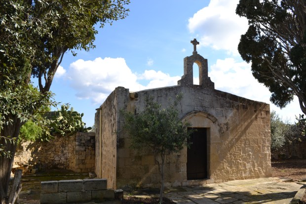 The ancient chapels of the Maltese Islands