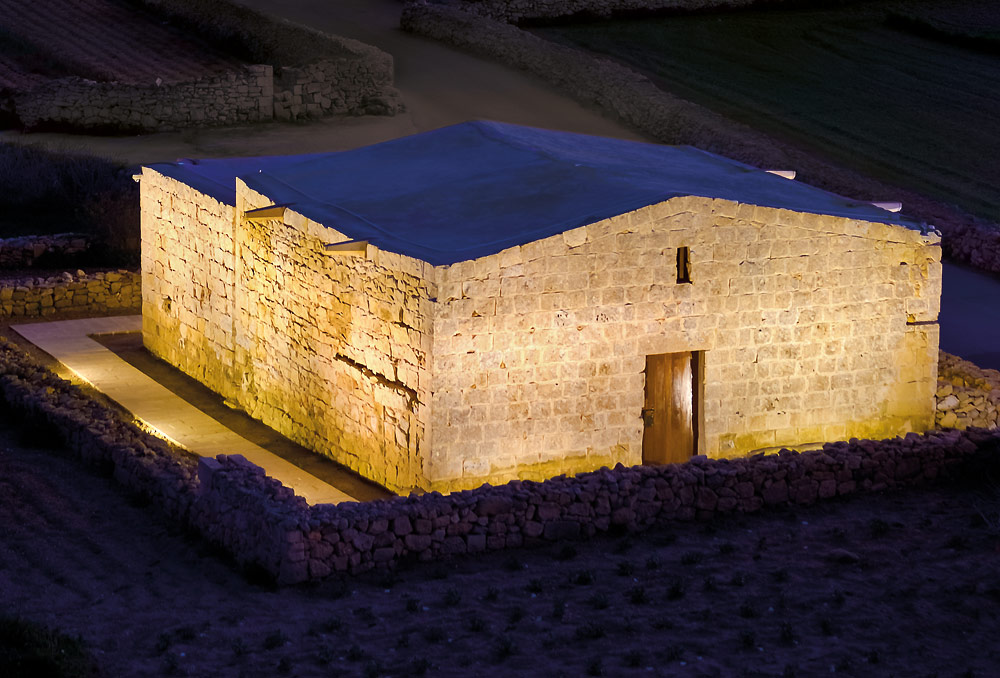 The ancient chapels of the Maltese Islands