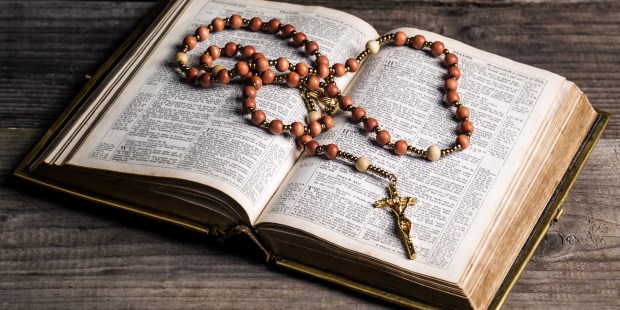 The Rosary: A complete guide to its origin and how to pray it