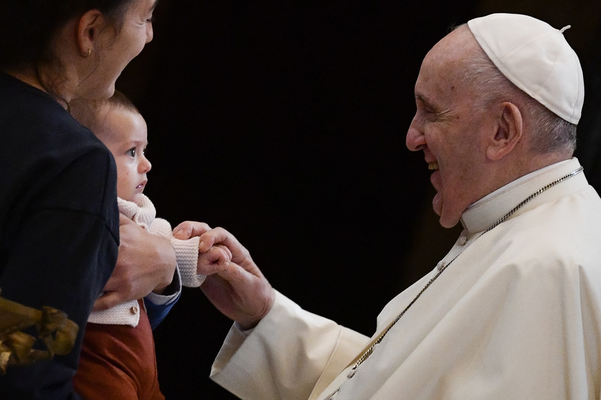 Pope: Beauty of a family with many children risks becoming a utopia