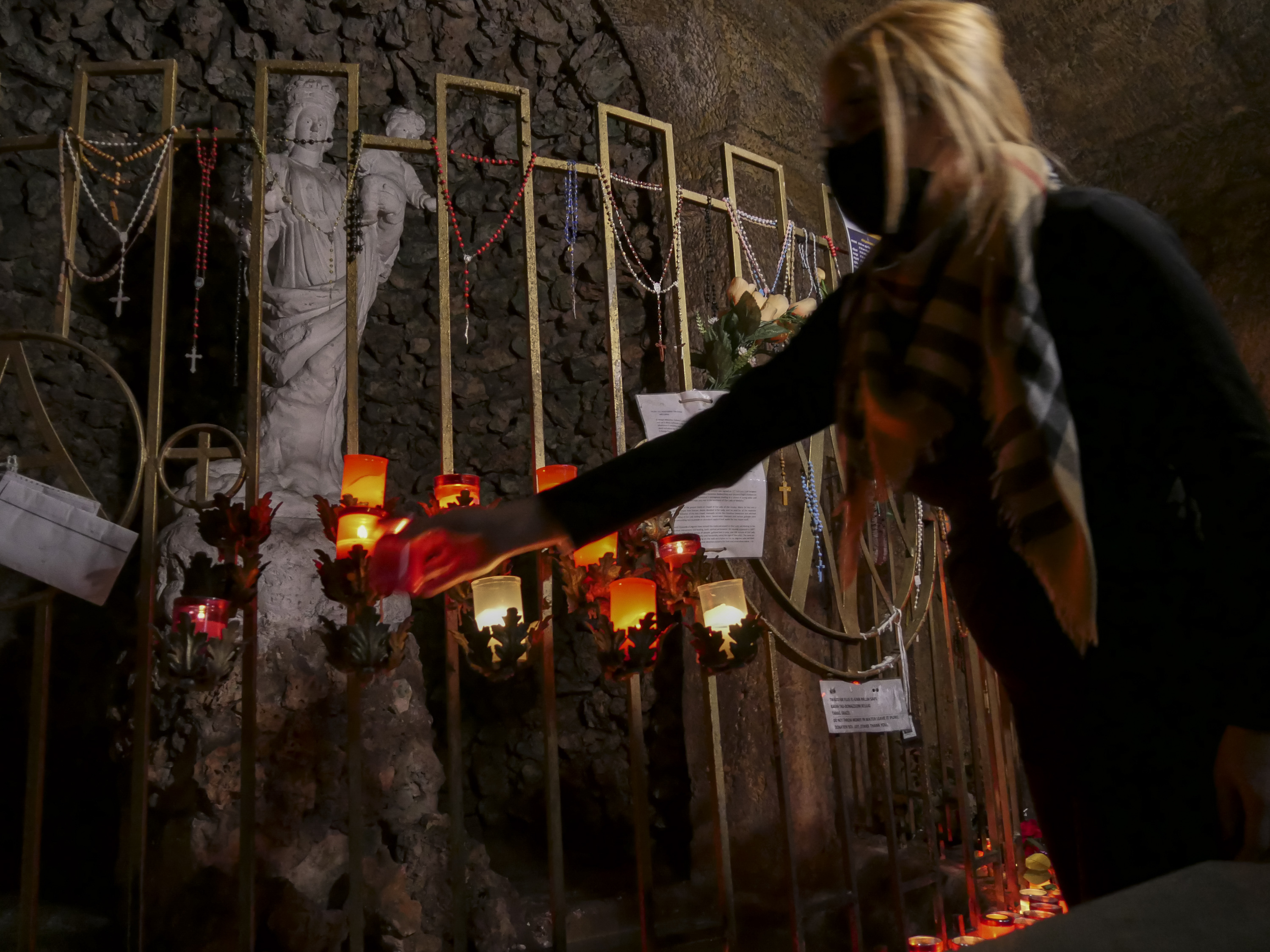 The miraculous images of Jesus and Mary in Malta and Gozo