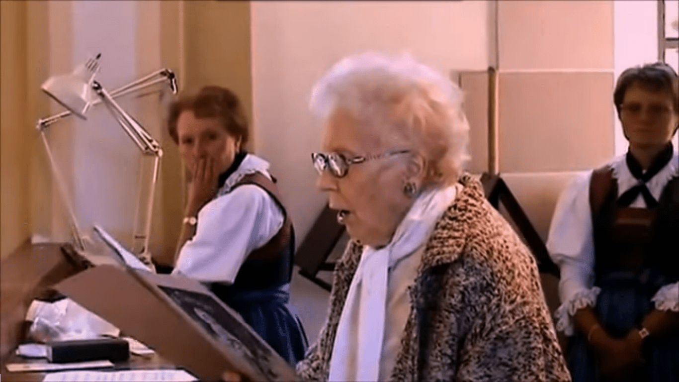 96-year-old opera singer's rendition of Ave Maria is simply stunning