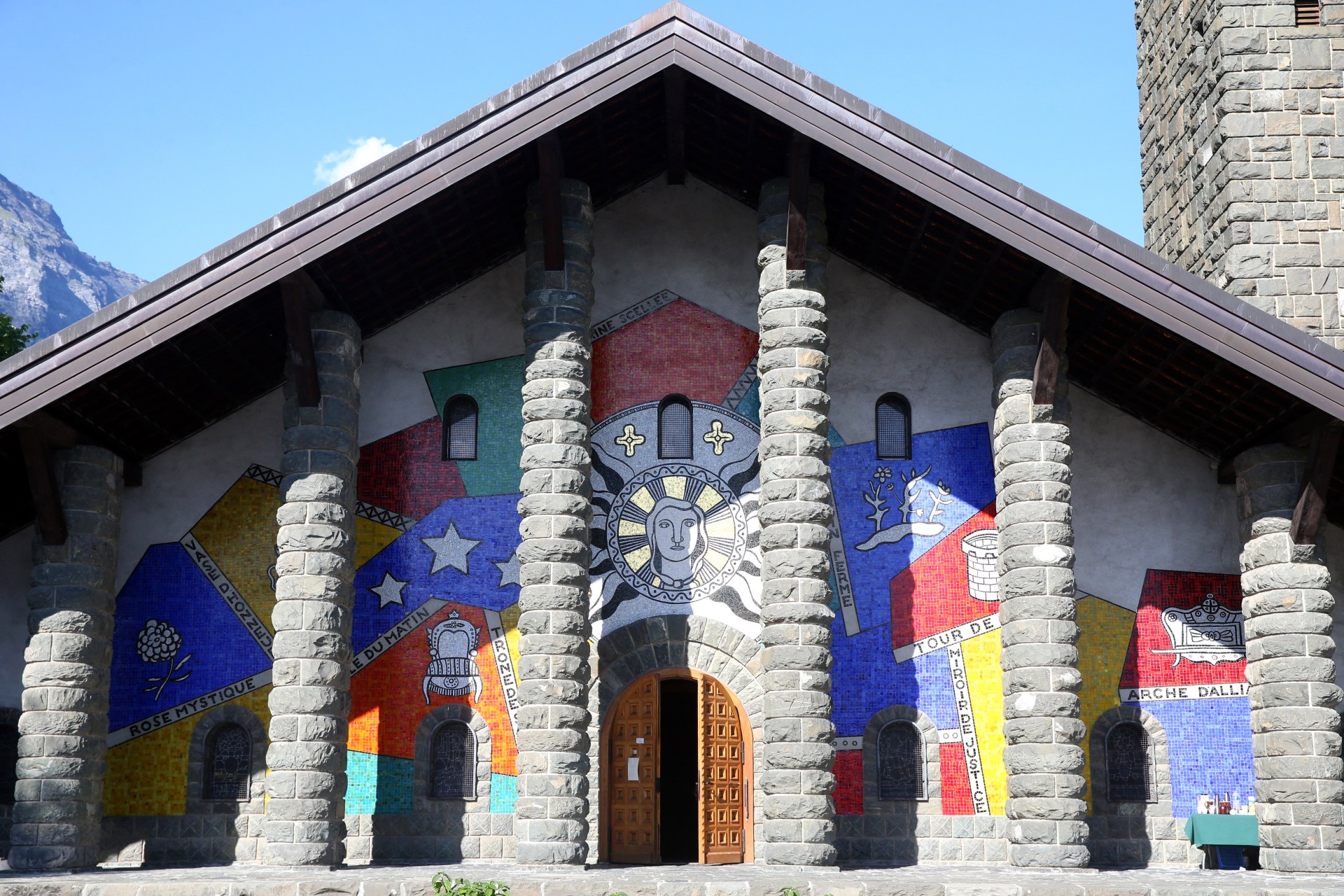 The church of Assy: A scandal for believers and a folly for the artists?