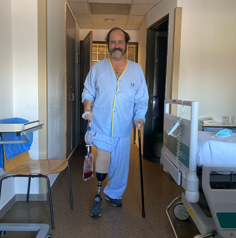 This organ transplant and amputee shares with the world his will to live