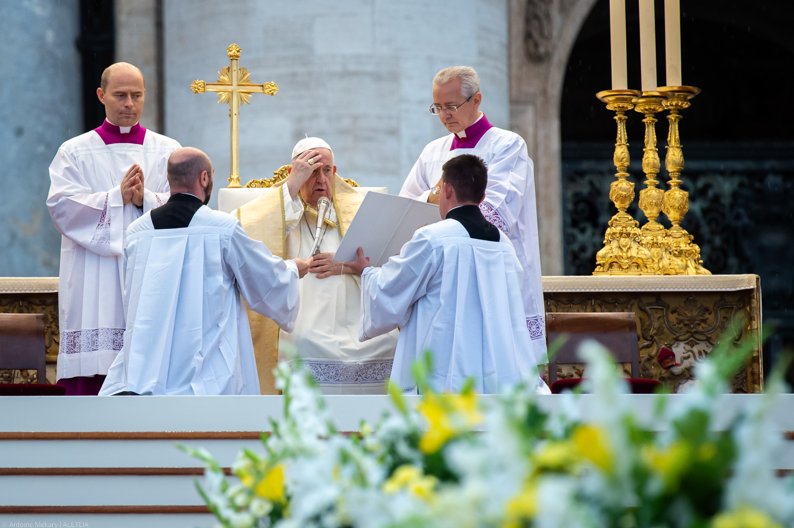 Love like the Crucified One: Pope’s homily at JPI beatification (Full text)