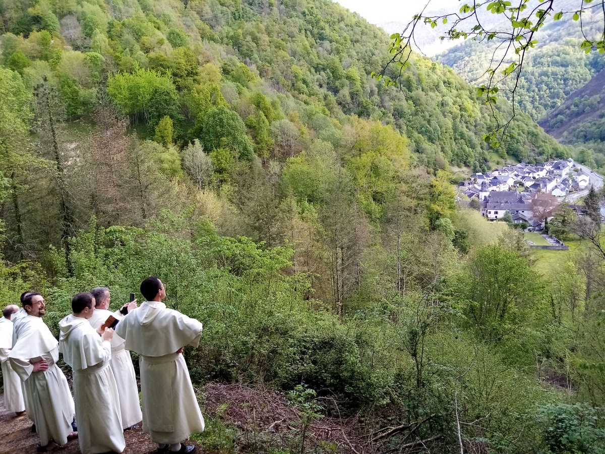 After 200 years of absence, monks return to French abbey on the Camino ...