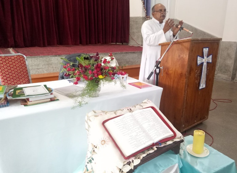 Pakistan: ‘There is a blessing for those who touch the Word of God’