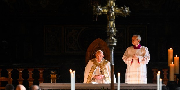 Pope in his dad’s hometown urges us to be more than spectators of the Cross