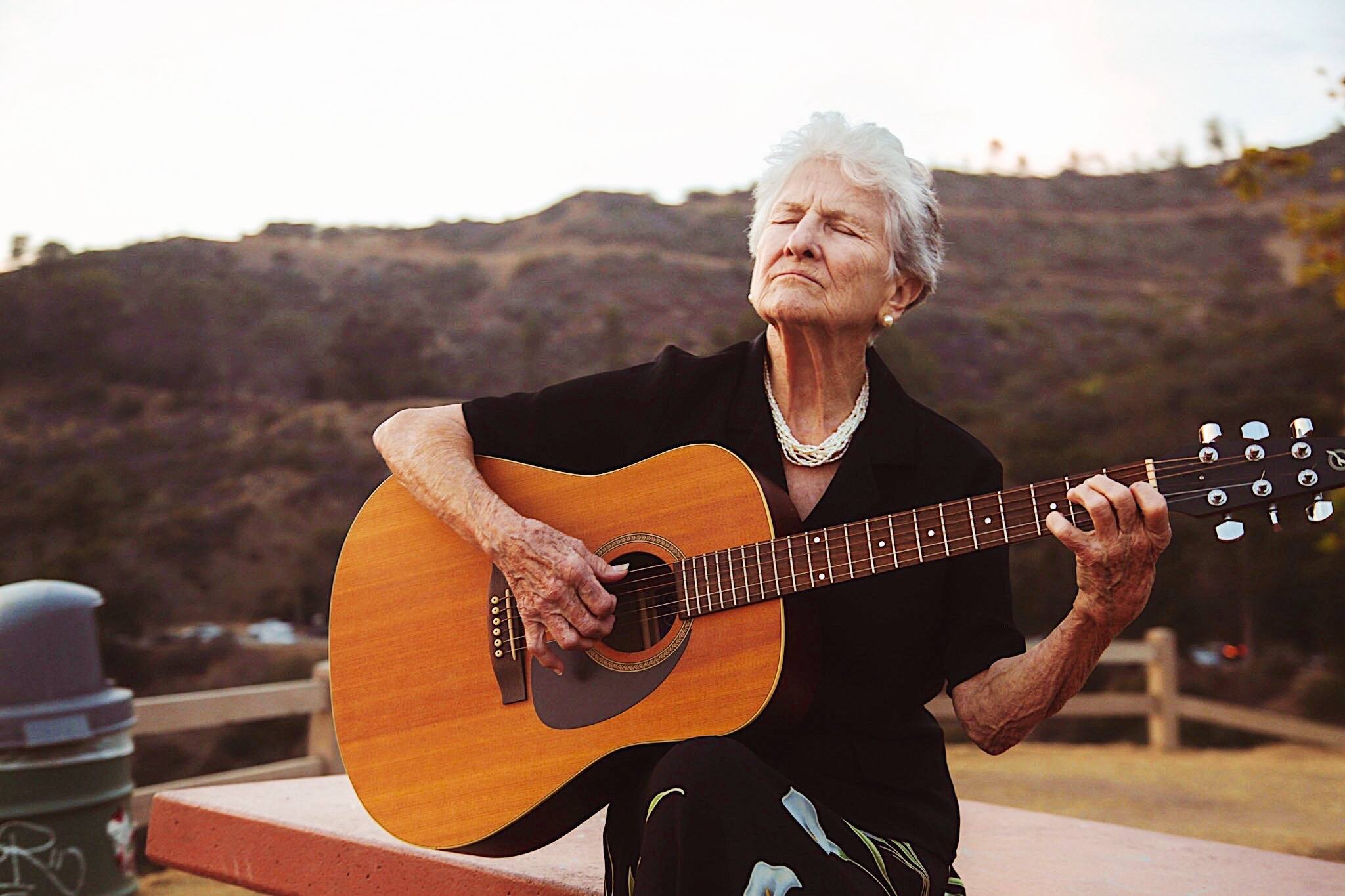 Cuba’s Ángela Álvarez, 95, wins Latin Grammy for Best New Artist