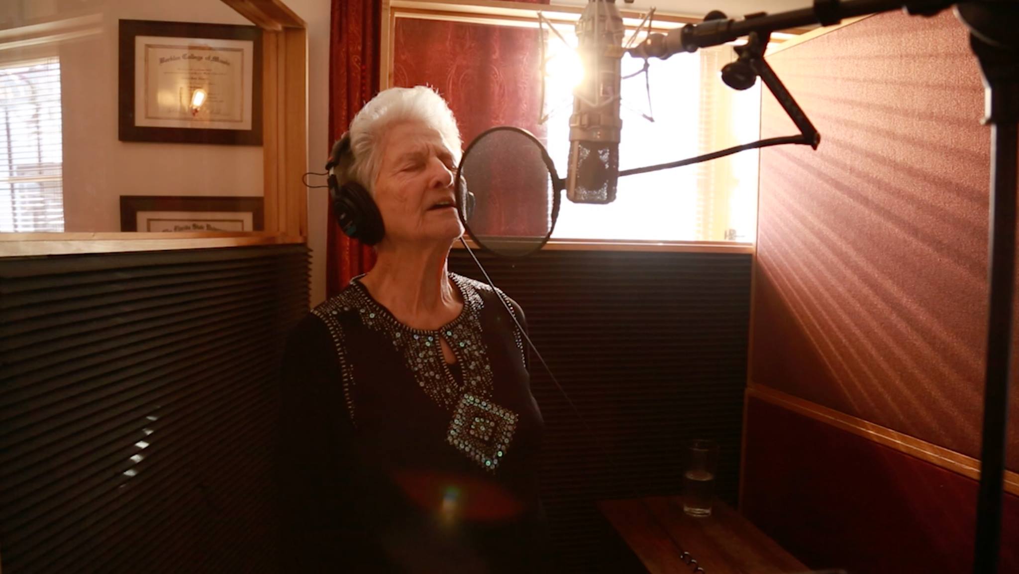 Cuba’s Ángela Álvarez, 95, wins Latin Grammy for Best New Artist