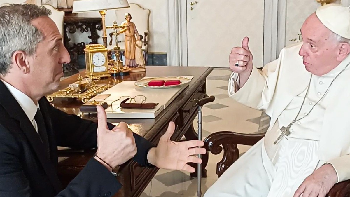 What does a pope’s desk look like? We take you inside