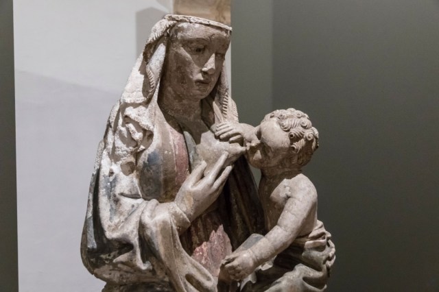 Beautiful images of Our Lady of the Milk