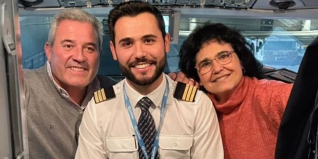 A young pilot thanks his parents the first time they fly on his ...