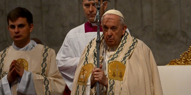 Pope: Don’t waste time on a screen; ask, ‘Where do I want to go?’