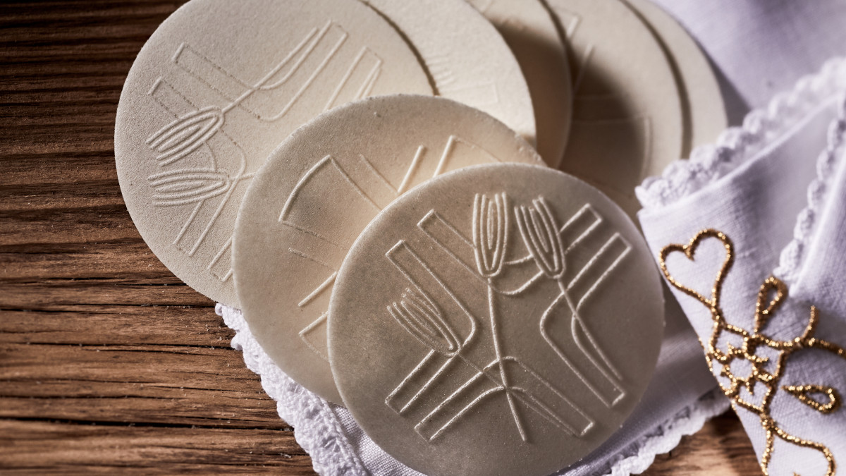 Communion wafers instead of loaves: A history