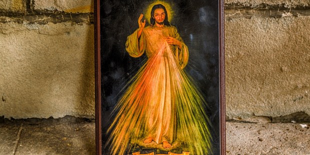 A new "Chaplet of Divine Mercy" from two popular Catholic artists
