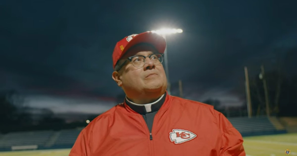 Meet the Kansas City Chiefs’ chaplain who is a “coach on God’s team”