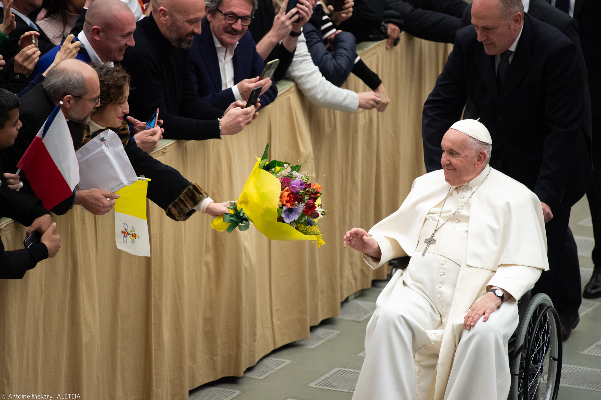Pope jokes that his advice to future Jesuits is to become Dominicans!