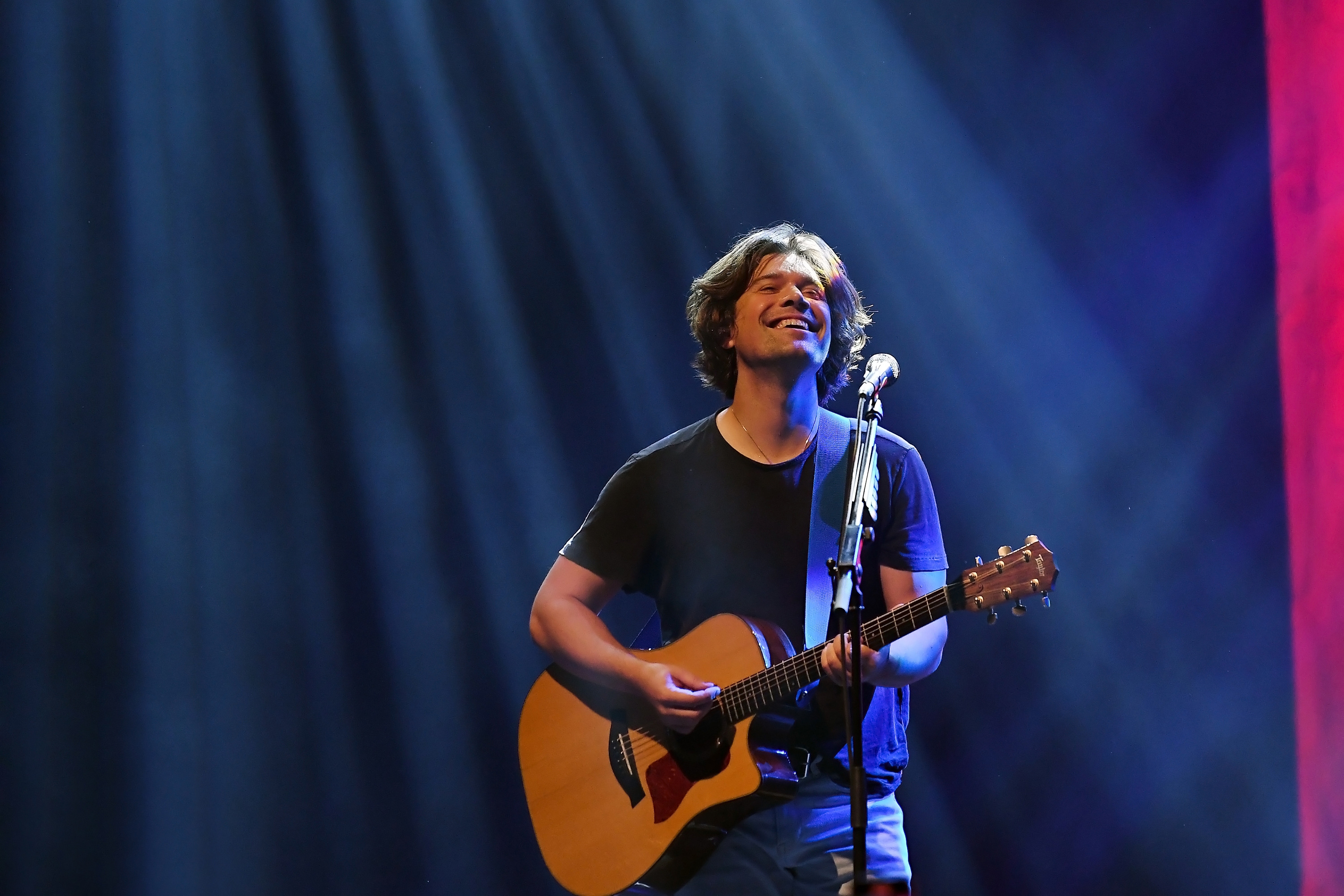 Zac Hanson from “MMMBop” fame ordained an Orthodox deacon