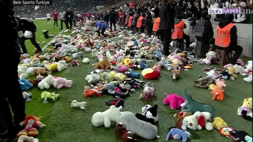 The moving gesture Turkish soccer fans made to victims of recent earthquake