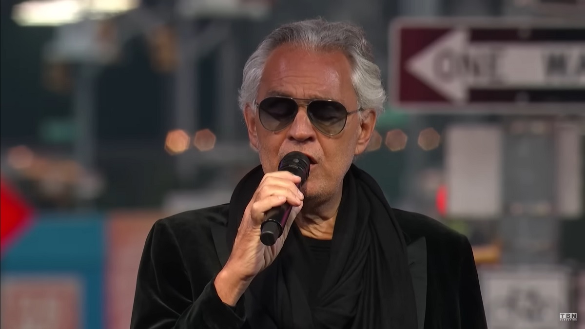 Andrea Bocelli sings ‘Amazing Grace’ in Times Square