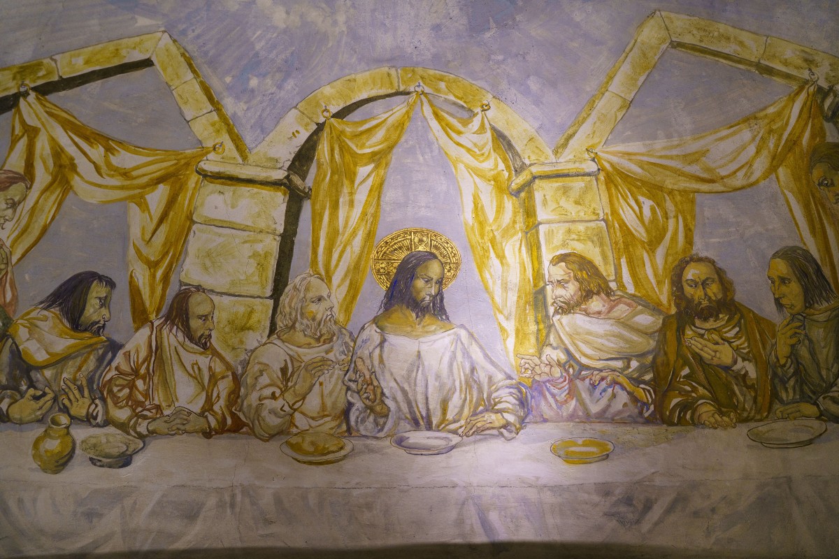 Exquisite murals of chapel in France, painted by Japanese convert