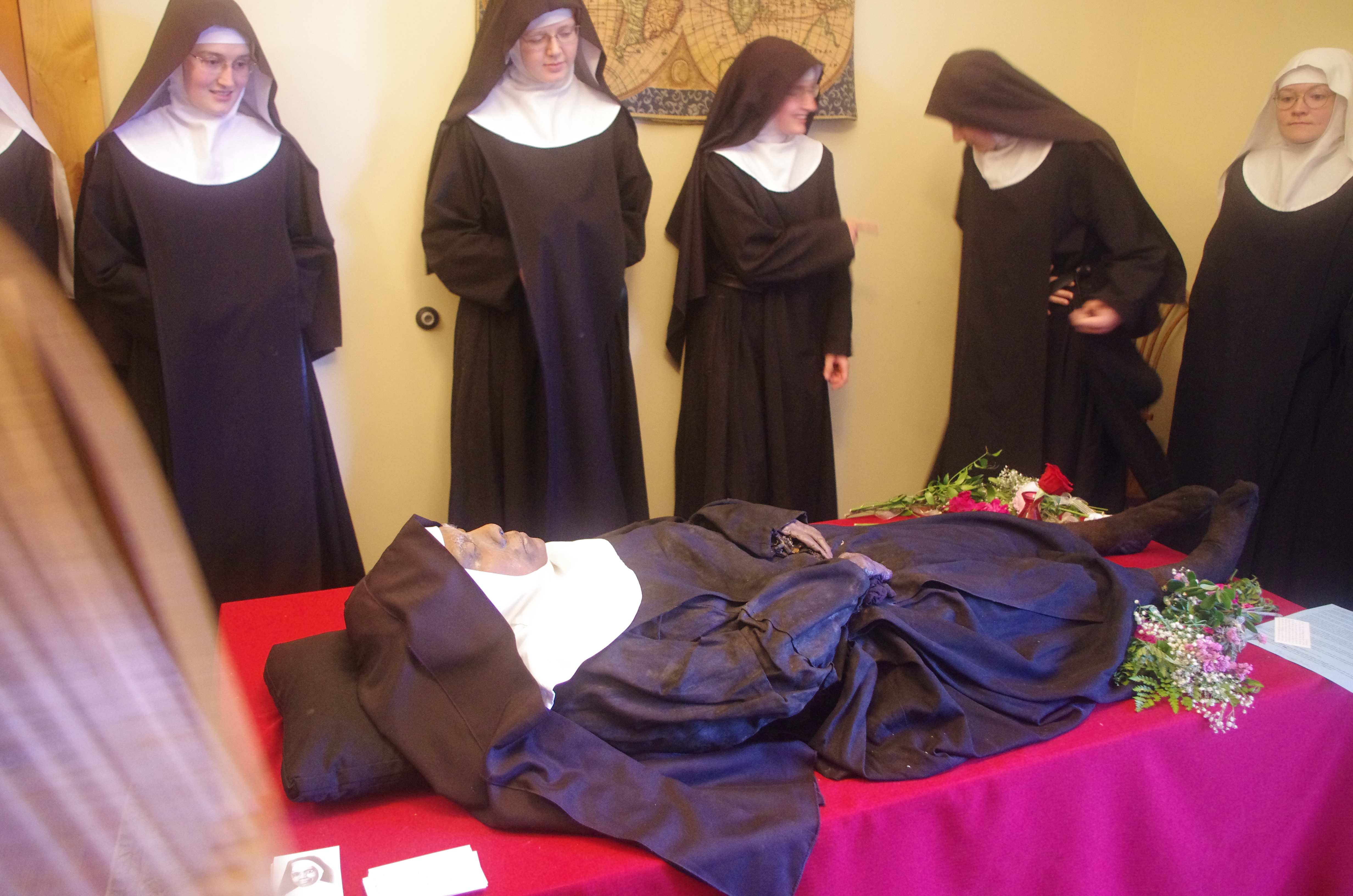 Teresa of Avila's tomb opened, body still incorrupt