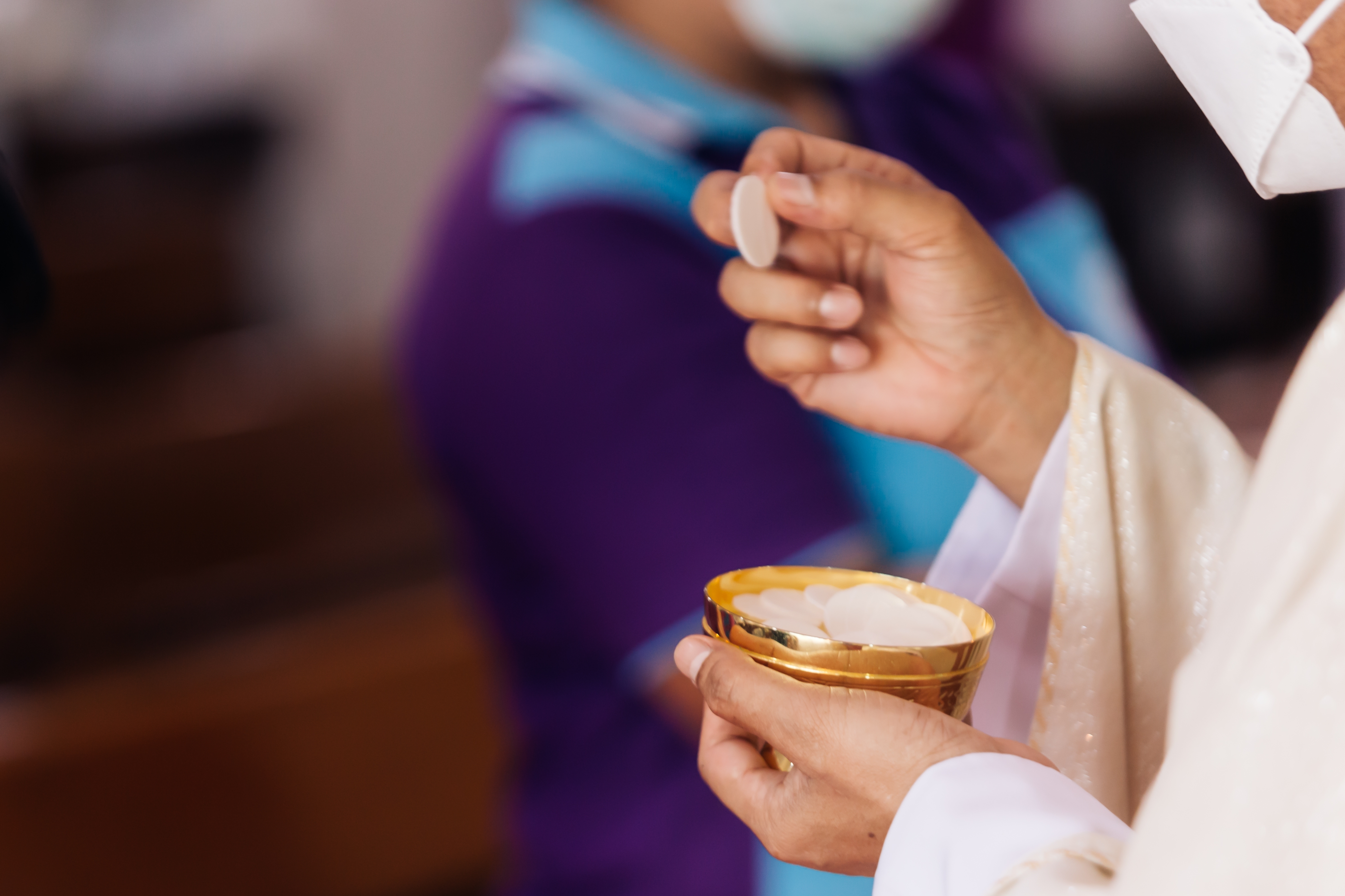 6 Saintly tips on how to prepare for Holy Communion