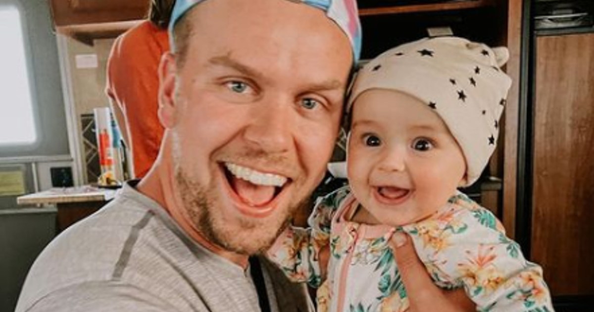 Dad finishes Vancouver marathon with baby girl in his arms
