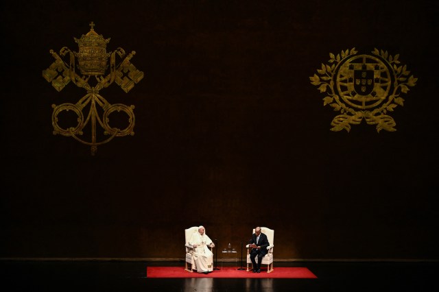 Defending human life a priority, says Pope