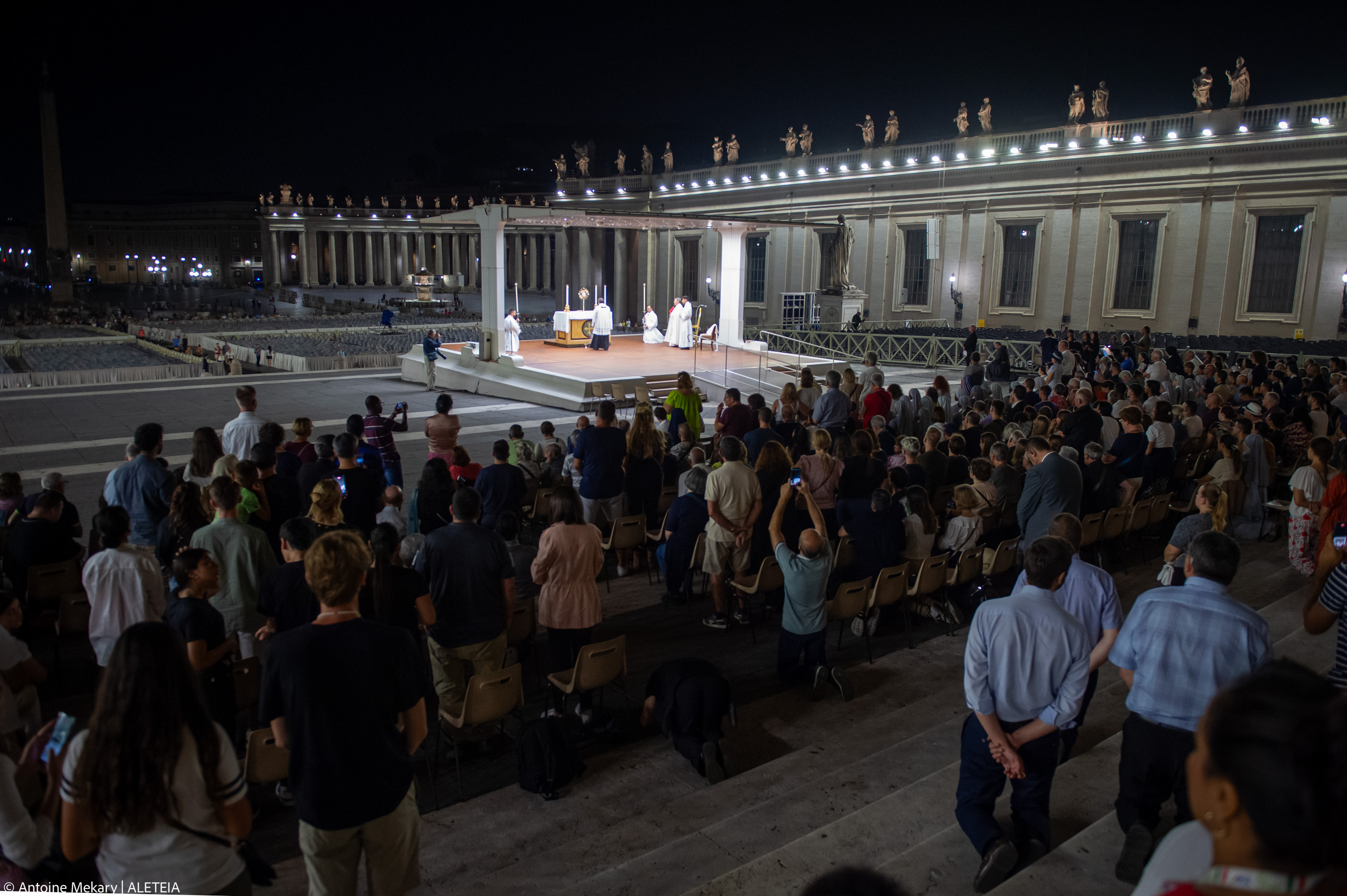 Eucharistic Jesus fills St. Peter's Square