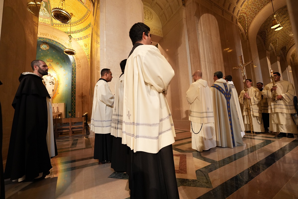 First Dominican Rosary Pilgrimage draws crowd of 3,100