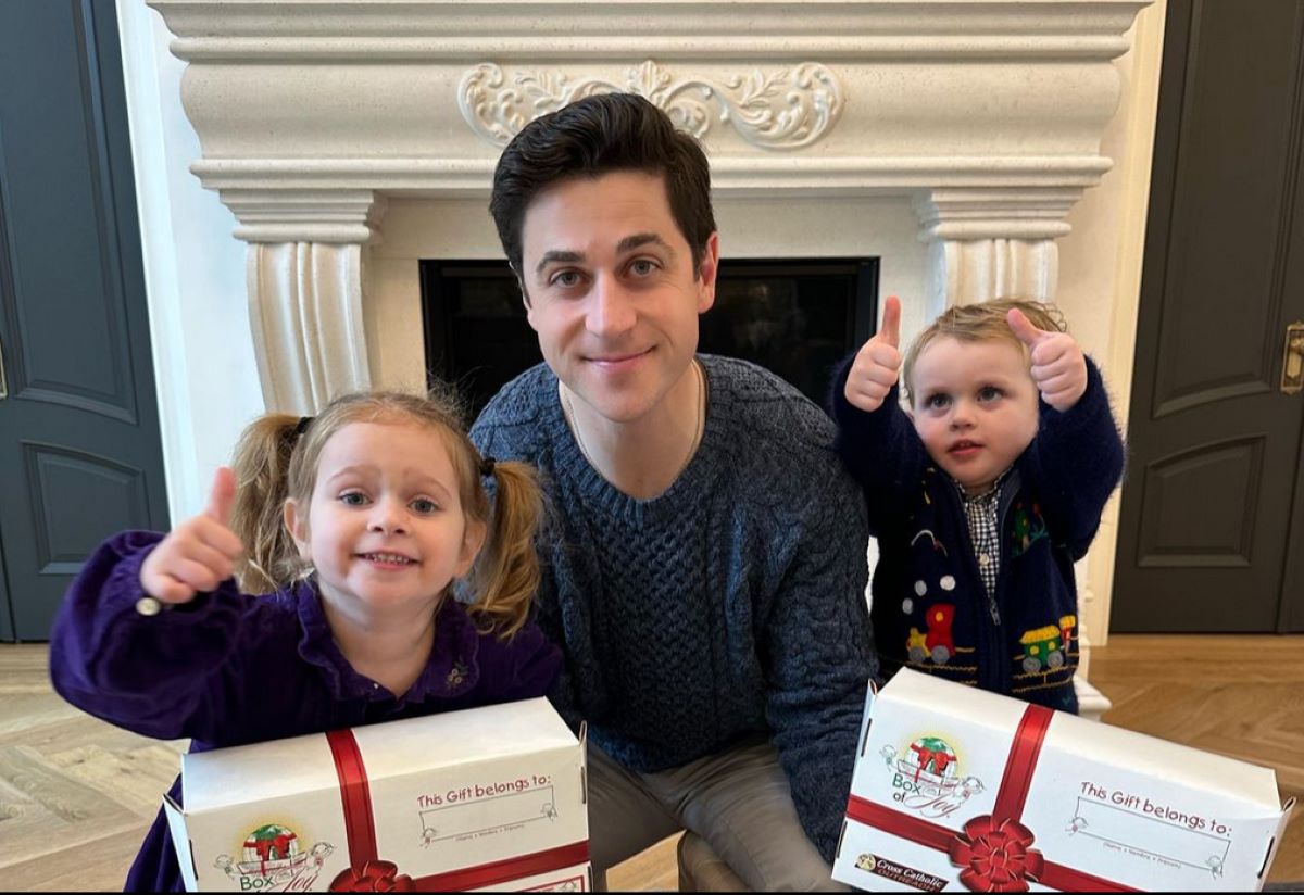 David Henrie's mission to give Christmas joy to kids in need