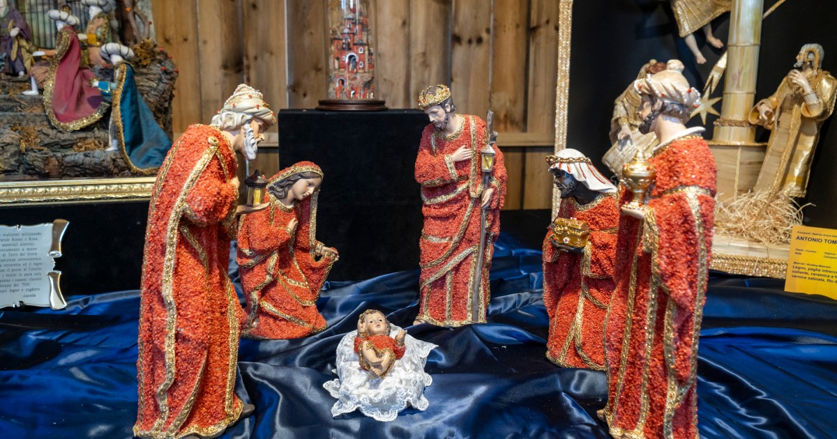 (Slideshow) 100 Nativity Scenes 2023