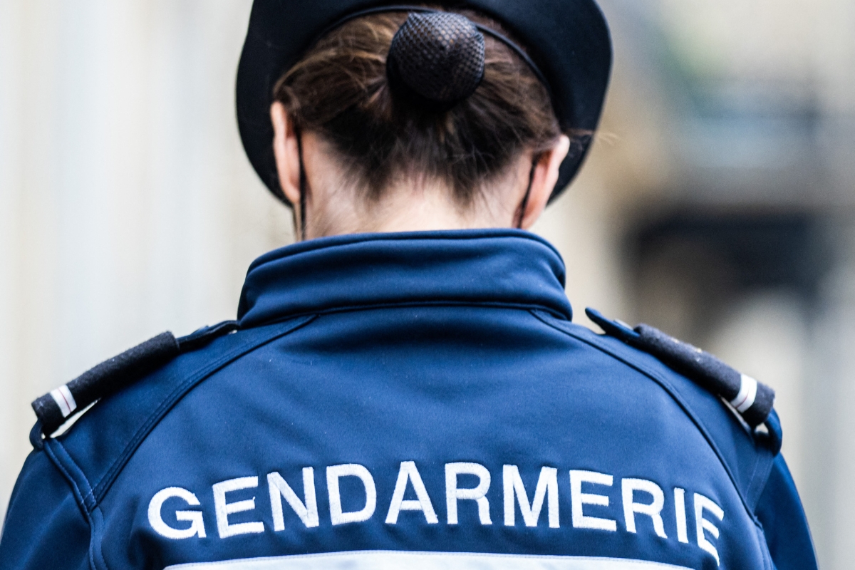 French gendarme saves infant: "An early Christmas miracle"