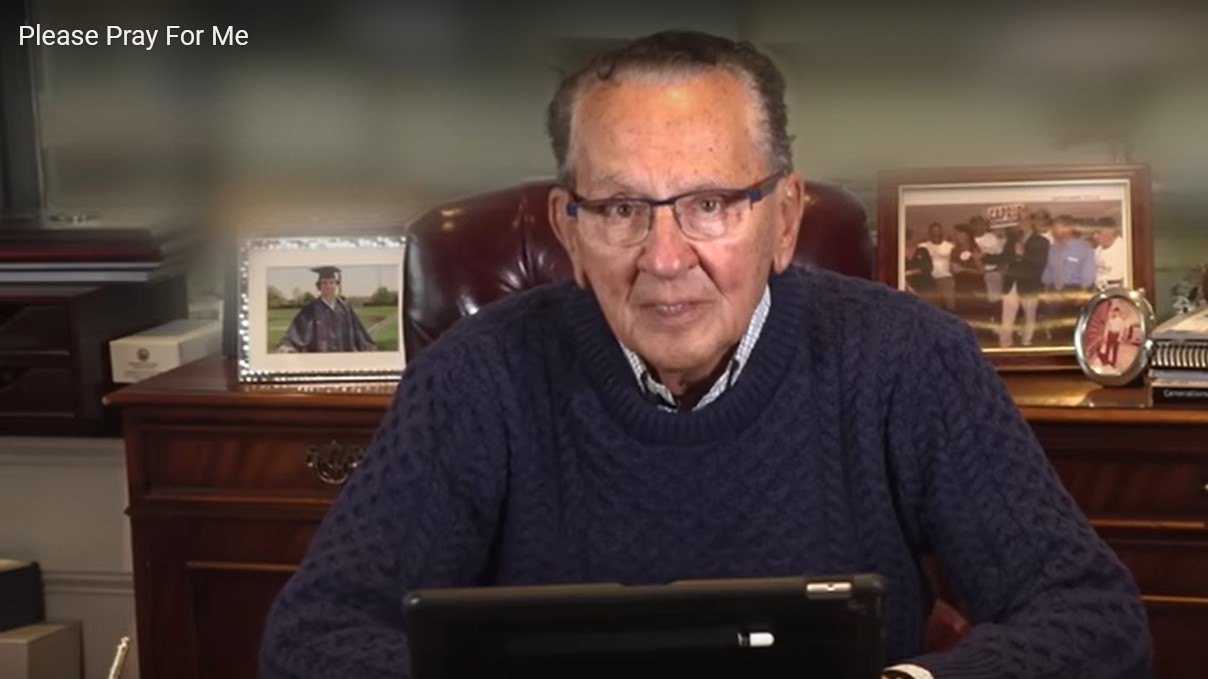 Judge Frank Caprio asks for prayers and gets blessing