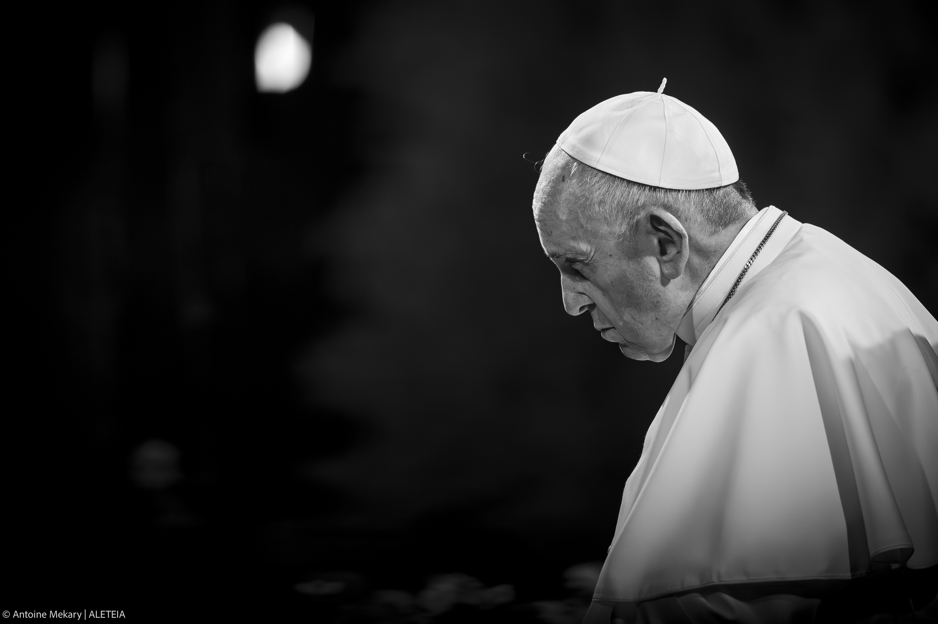 Pope Francis' meditations for the 2024 Stations of the Cross