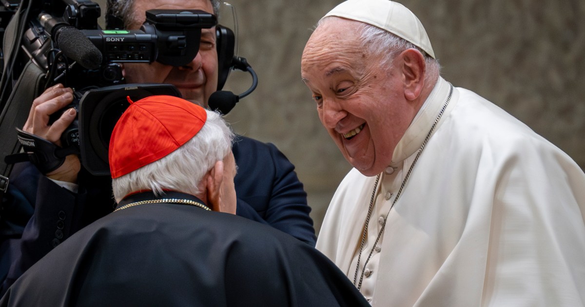 Pope honors Cardinal Simoni, "living martyr" of communism