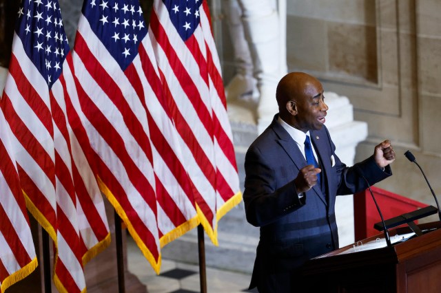 Senate chaplain urges Americans to pray and fast