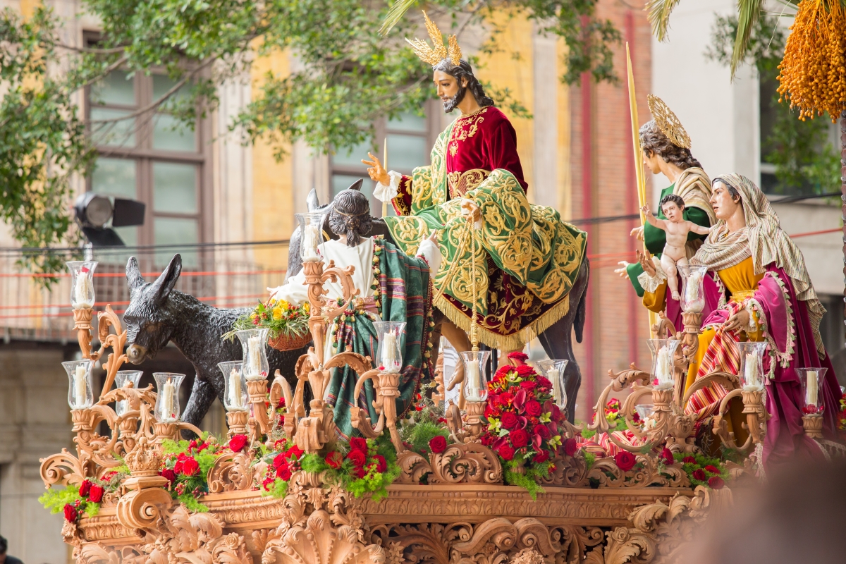 4 Interesting Palm Sunday traditions from around the world