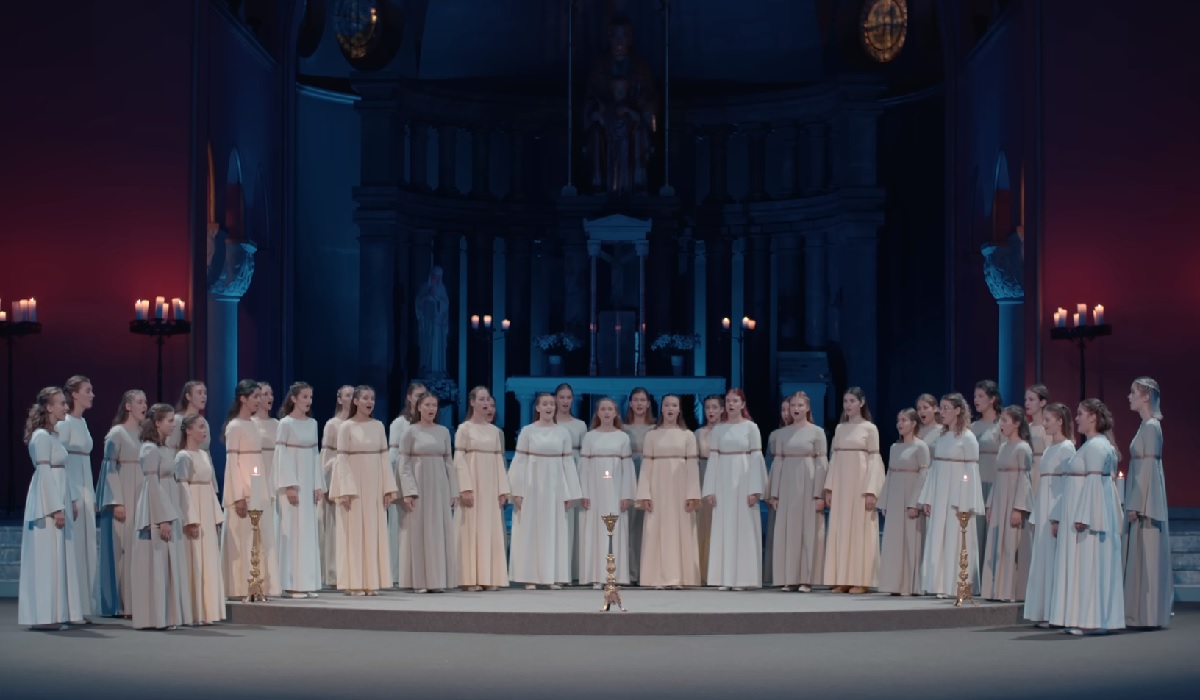 A hymn from St. Hildegard with real medieval instruments