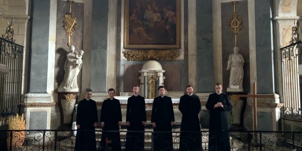 French seminarians impress with 700-year-old Latin hymn