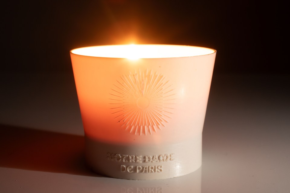 Lourdes and Notre-Dame de Paris, united by a candle