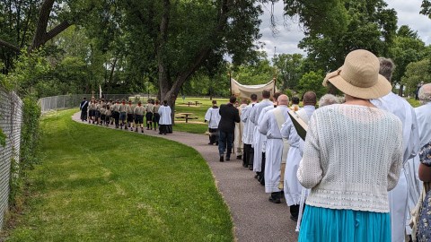 (Slideshow) Eucharistic Pilgrimage passes through rural Wisconsin