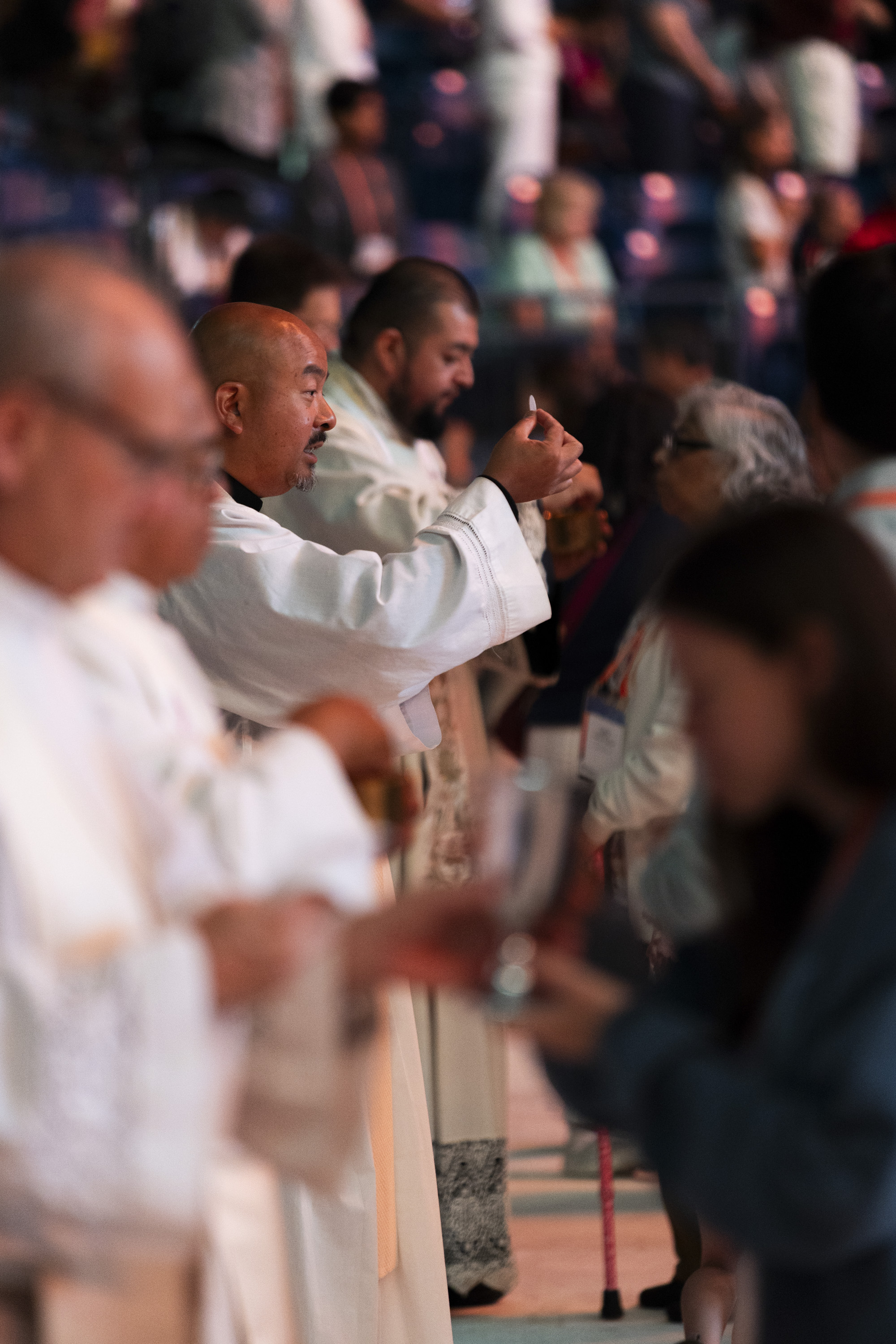 Bishops praise change allowing foreign priests to stay in US