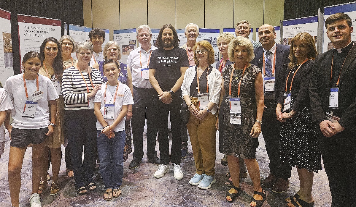 Jonathan Roumie sells shirt he wore at Eucharistic Congress