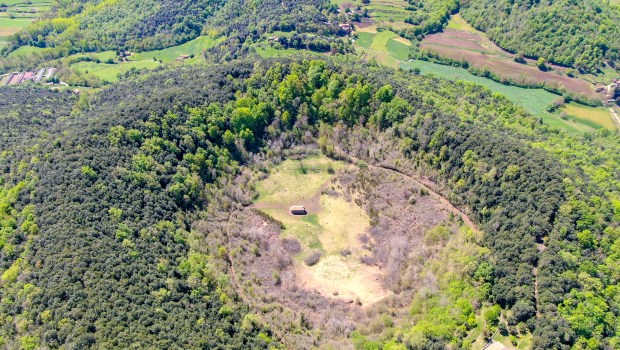 A hermitage in a volcano crater: Santa Margarida’s retreat