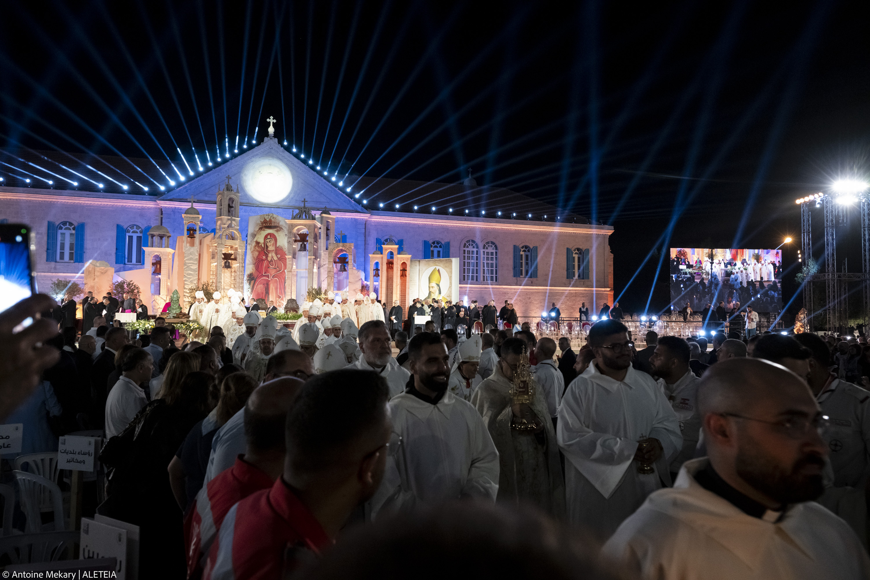 Lebanon: Other-worldly liturgy is 'grace in difficult times'