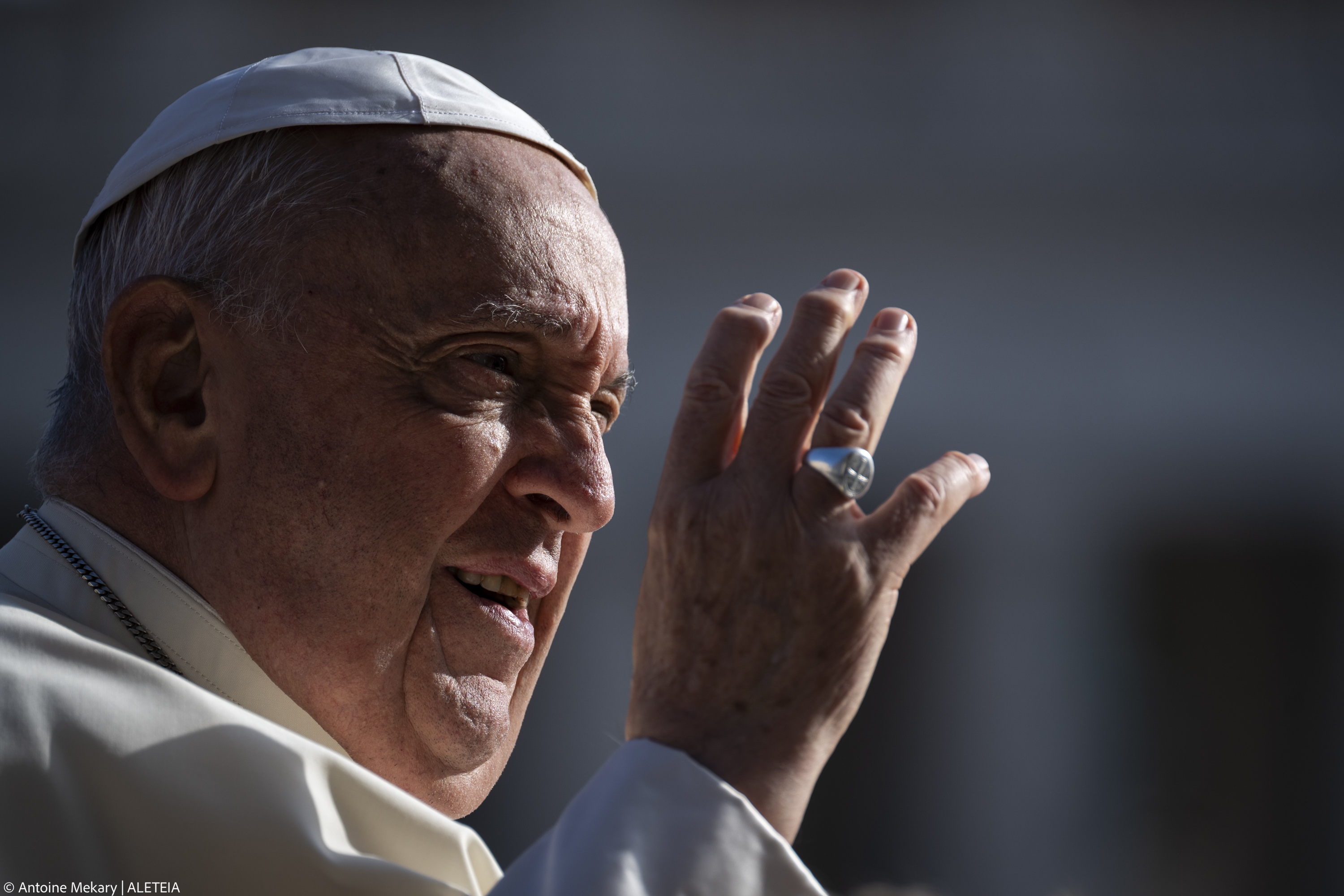 Pope hails Capuchin cardinal who “forgives everything”